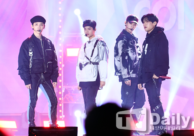 [TD포토] AB6IX '영동대로 콘서트 첫 무대'